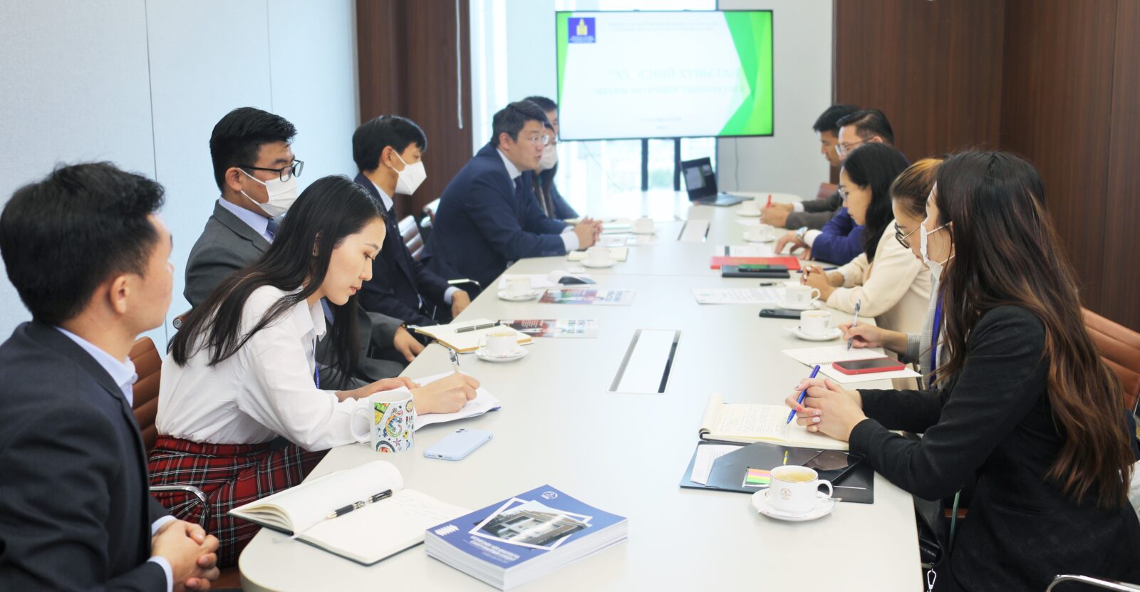 Монголбанкны Ерөнхий эдийн засагч Д Ган Очир Хүнсний хангамж аюулгүй байдал” үндэсний