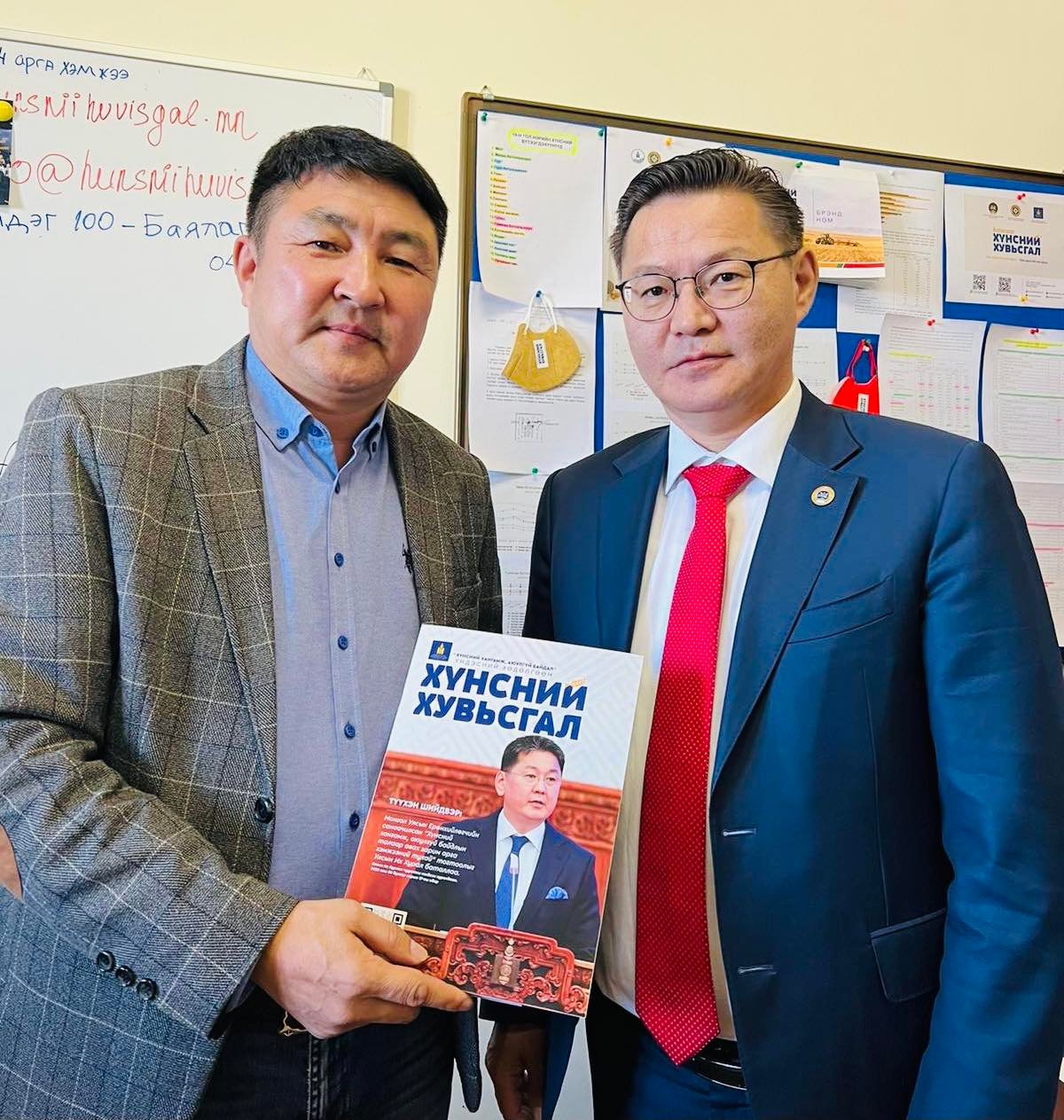 Сүүний кластер фермерүүд Хүнсний хувьсгал ийг дэмжиж байна Хүнсний хувьсгал