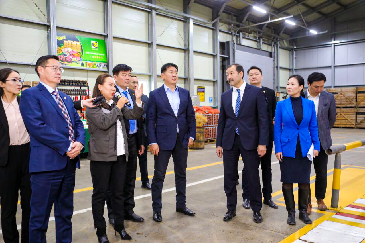 У ХҮРЭЛСҮХ ҮНДЭСНИЙ ҮЙЛДВЭРЛЭГЧДЭД ТУЛГАМДАЖ БУЙ АСУУДЛЫГ ШИЙДВЭРЛЭХИЙН ТӨЛӨӨ ХИЧЭЭЖ АЖИЛЛАНА