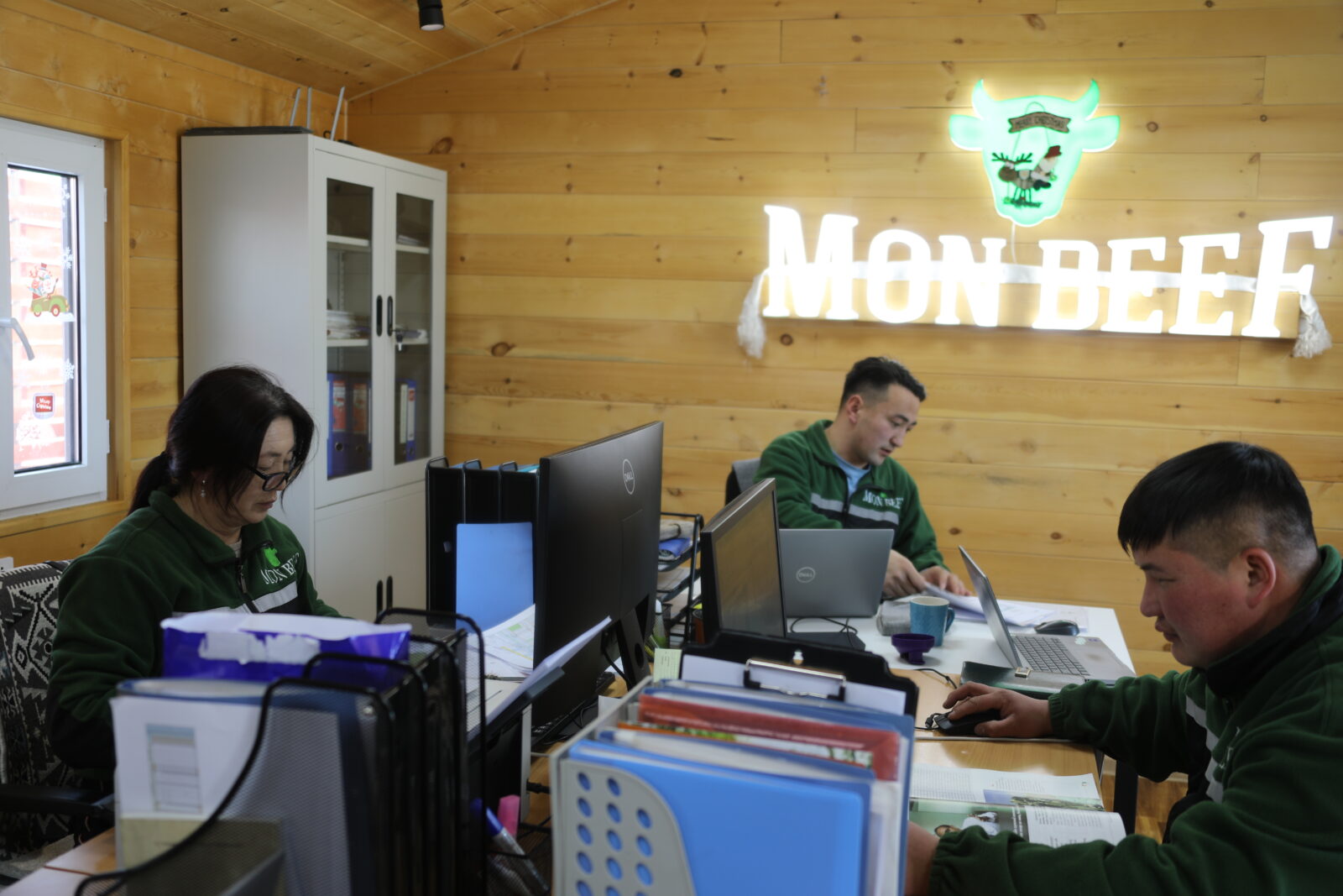 Эрүүл, найдвартай, амттай махыг санал болгож буй үндэсний үйлдвэрлэгч ...