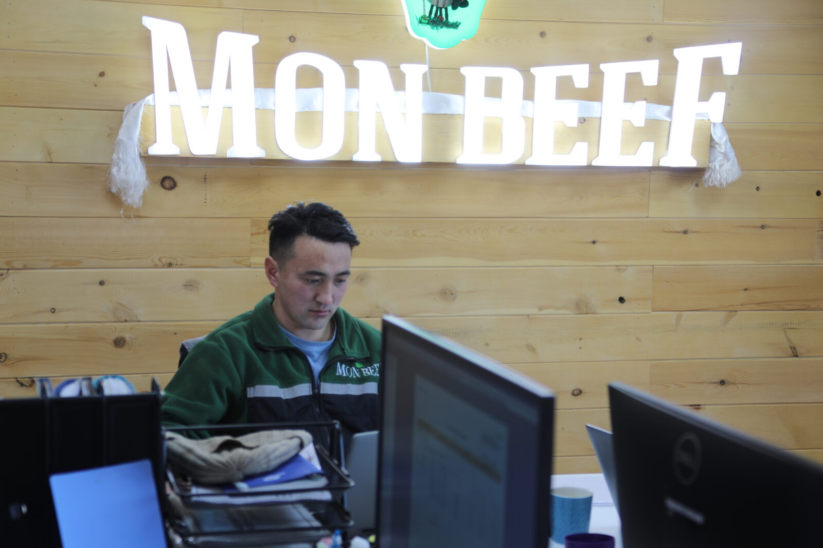 Эрүүл, найдвартай, амттай махыг санал болгож буй үндэсний үйлдвэрлэгч ...