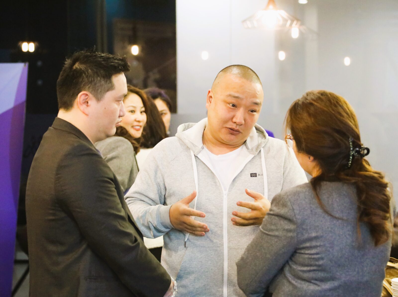 Үндэсний үйлдвэрлэгчид ажил хэрэгч өглөөний цай уулзалт хийлээ