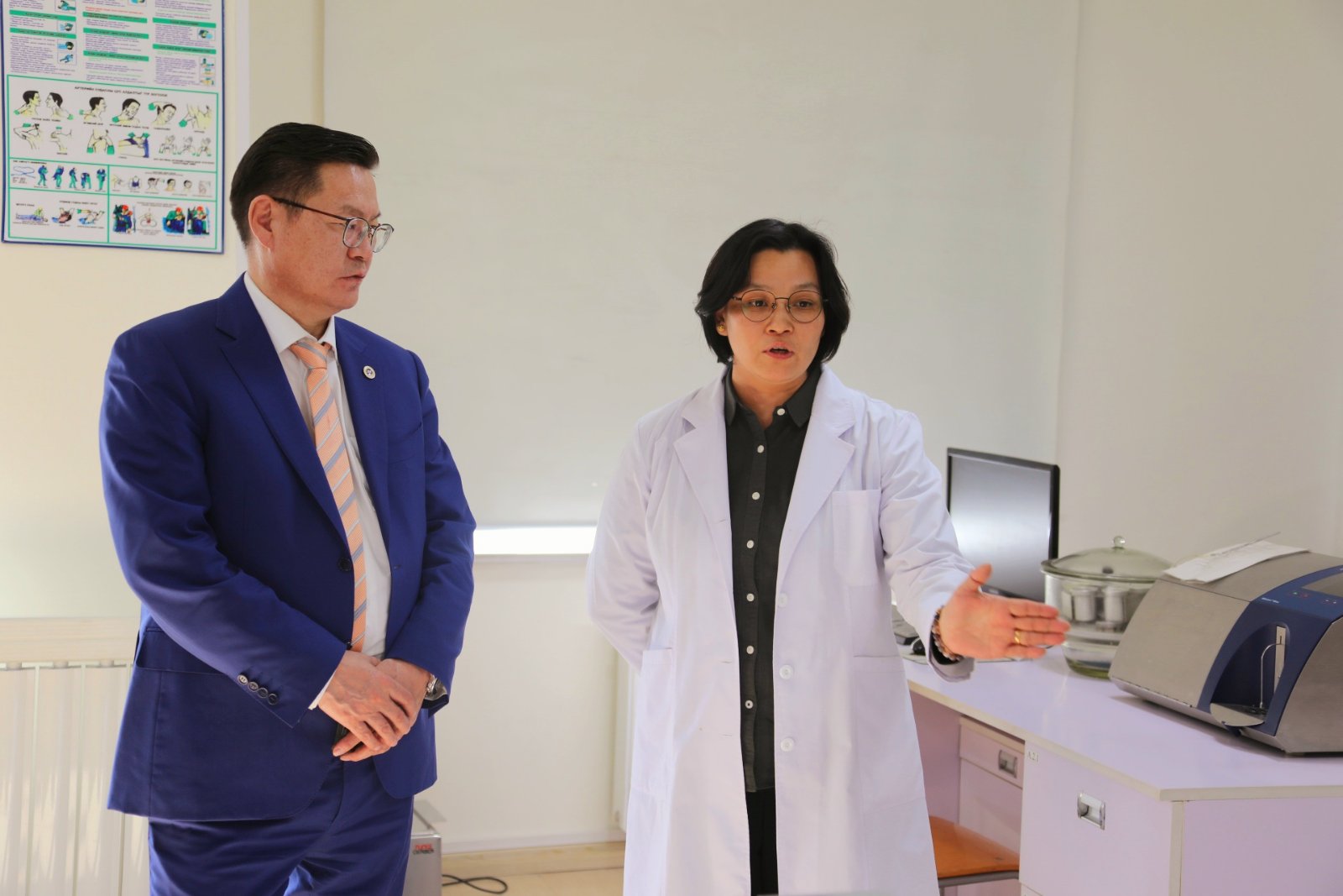 Ерөнхийлөгчийн Үйлдвэр, үйлчилгээний бодлогын зөвлөх Ч.Даваабаяр Хүнс ...