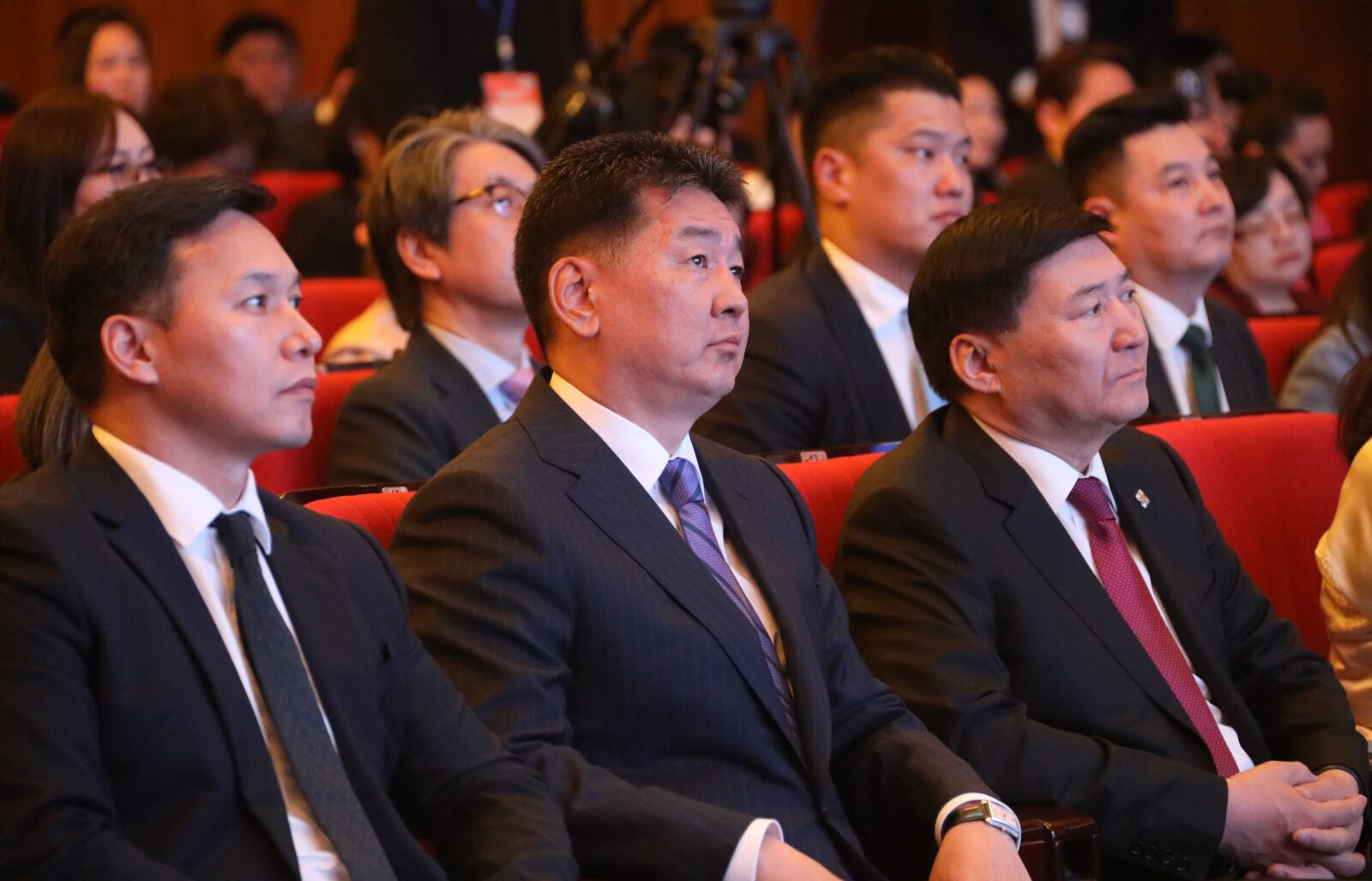 Монгол Улсын Ерөнхийлөгч Ухнаагийн Хүрэлсүх Эрүүл монгол хүн үндэсний чуулганы нээлтэд оролцож