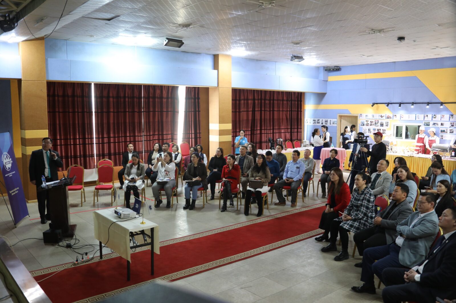 Хүнсний хувьсгал ийн хүрээнд үндэсний үйлдвэрлэгчид Өглөөний цай уулзалт хийлээ Хүнсний