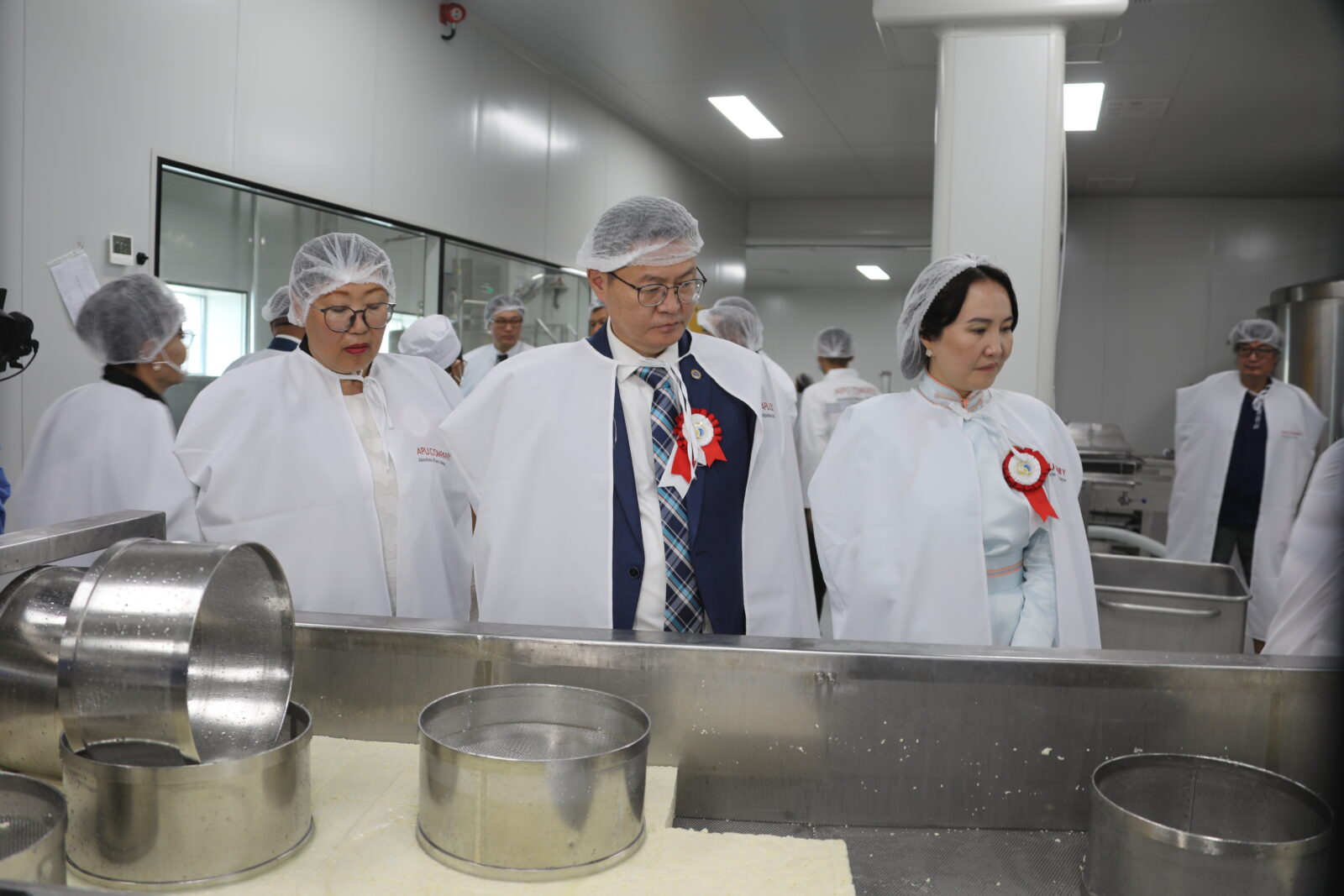 Дэлхийн стандартыг монголд нэвтрүүлэх “Монгол бяслаг” үйлдвэр орон нутагт нээлтээ хийлээ