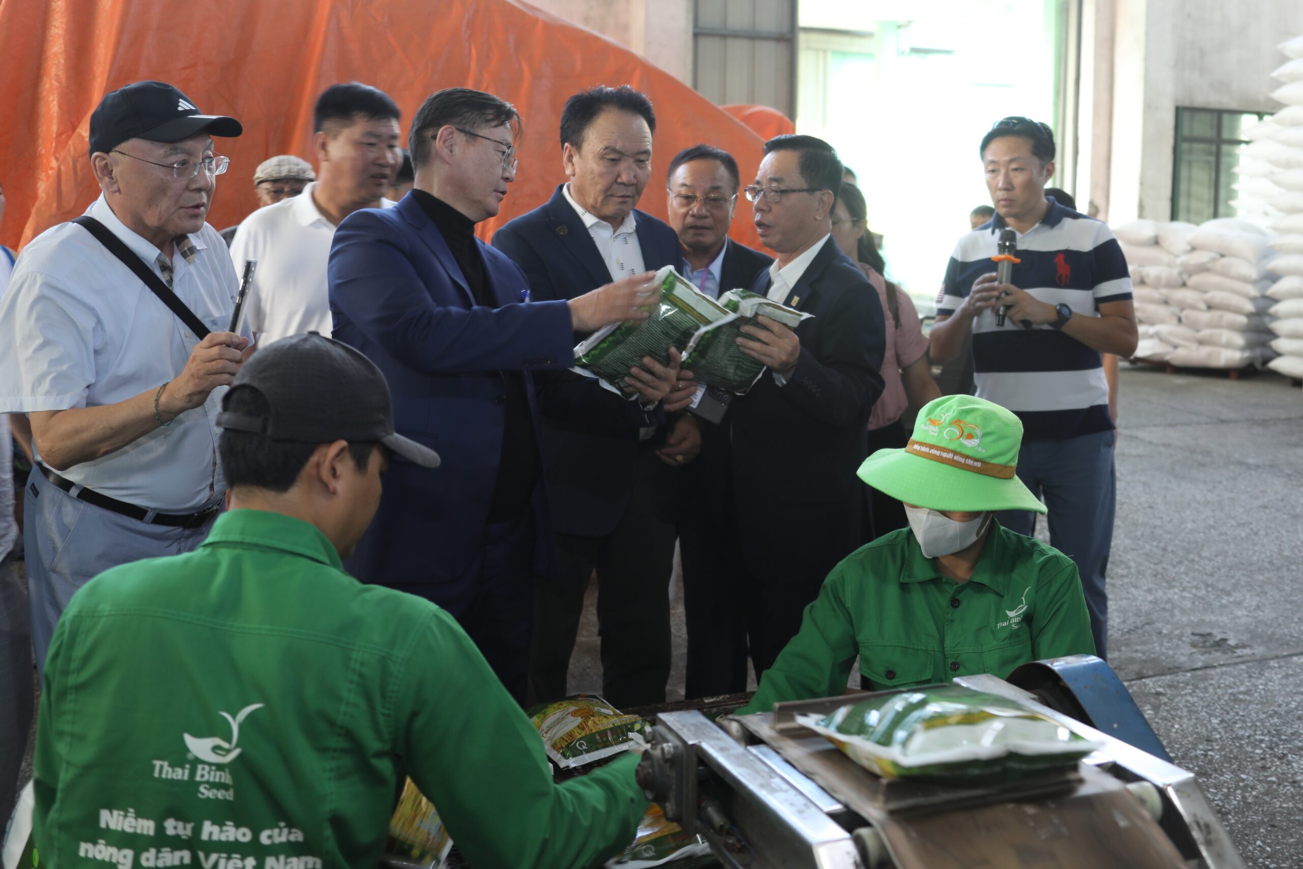 Вьетнамаас жилд 30 мянган тонн цагаан будаа импортолно Хүнсний хувьсгал