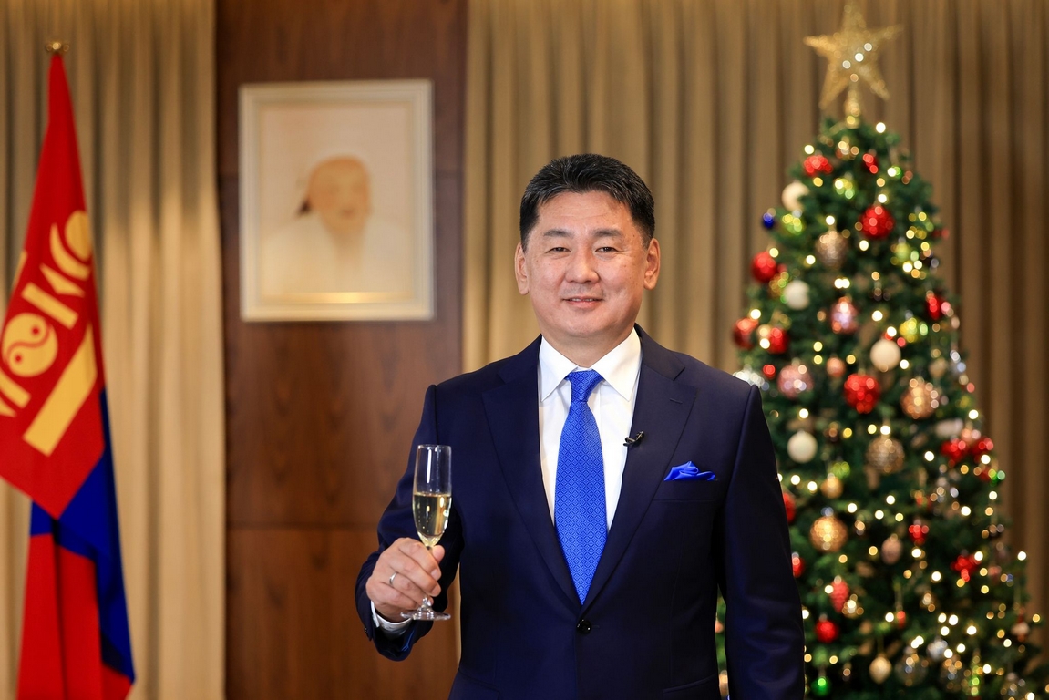 Монгол Улсын Ерөнхийлөгч Ухнаагийн Хүрэлсүхийн шинэ жилийн мэндчилгээ Хүнсний хувьсгал