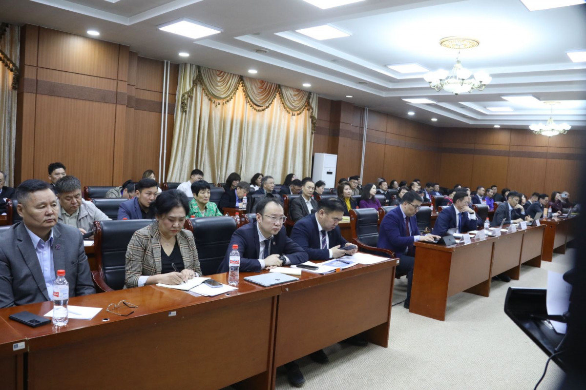 Цагаан алт Үндэсний хөдөлгөөн ий хүрээнд хөнгөн аж үйлдвэрийн салбарынхан хэлэлцлээ Хүнсний